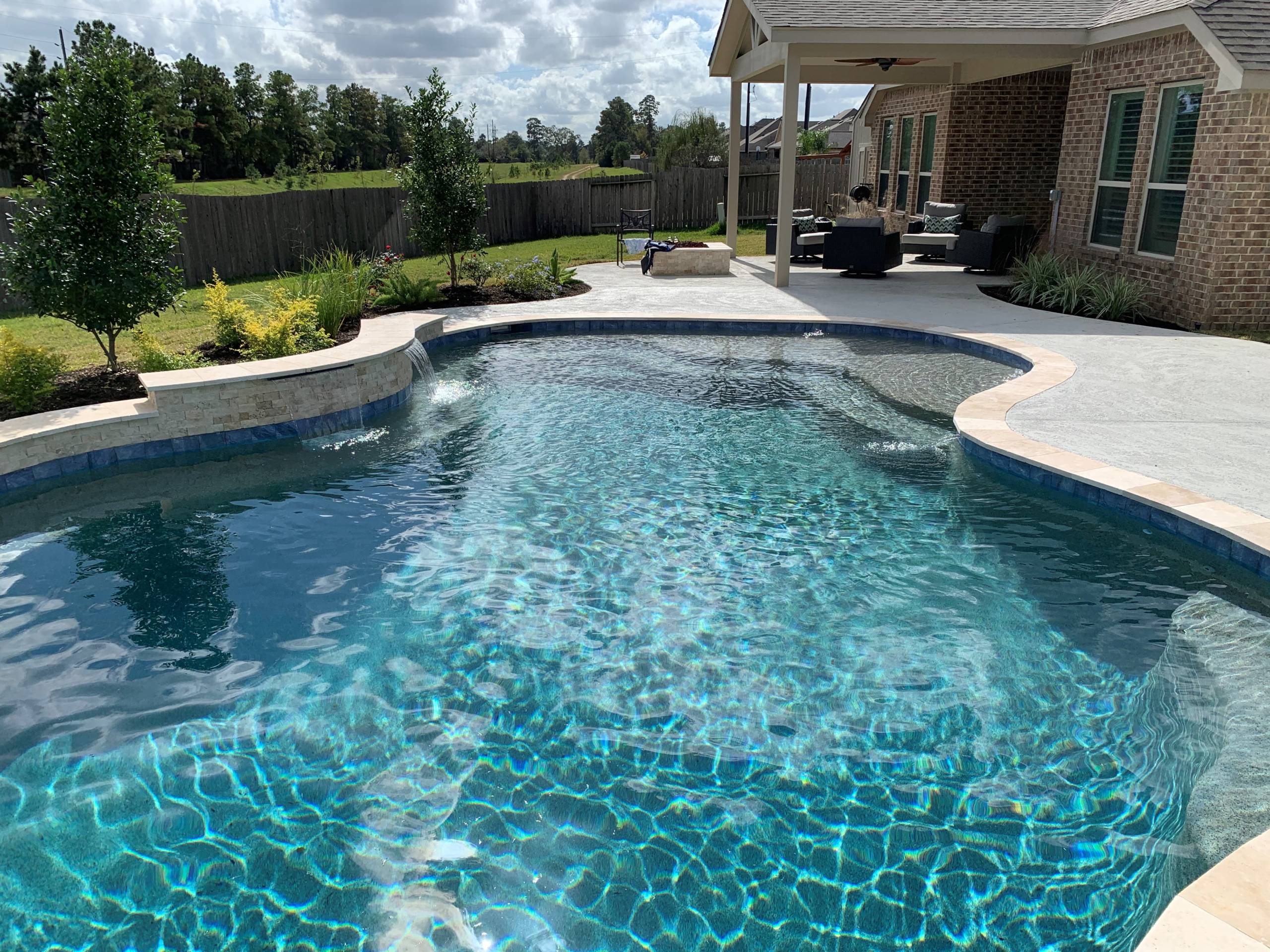 Wildwood Outdoor Amenities - Houston Custom Pools and Outdoor Spaces